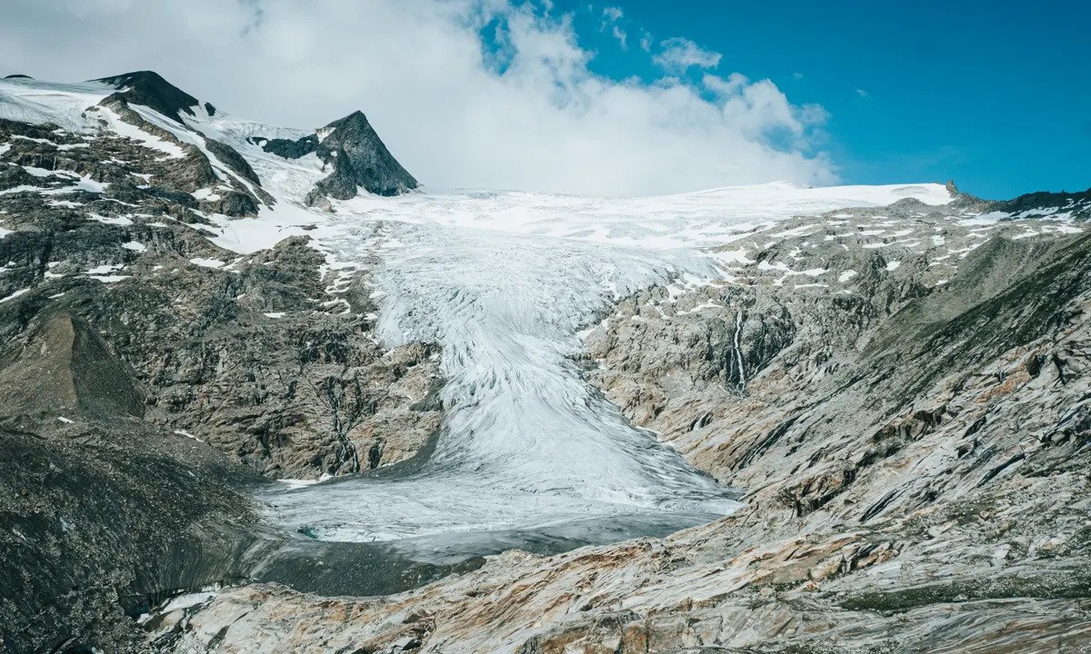 Dead body missing for 22 years discovered in Austria's fastest melting ...