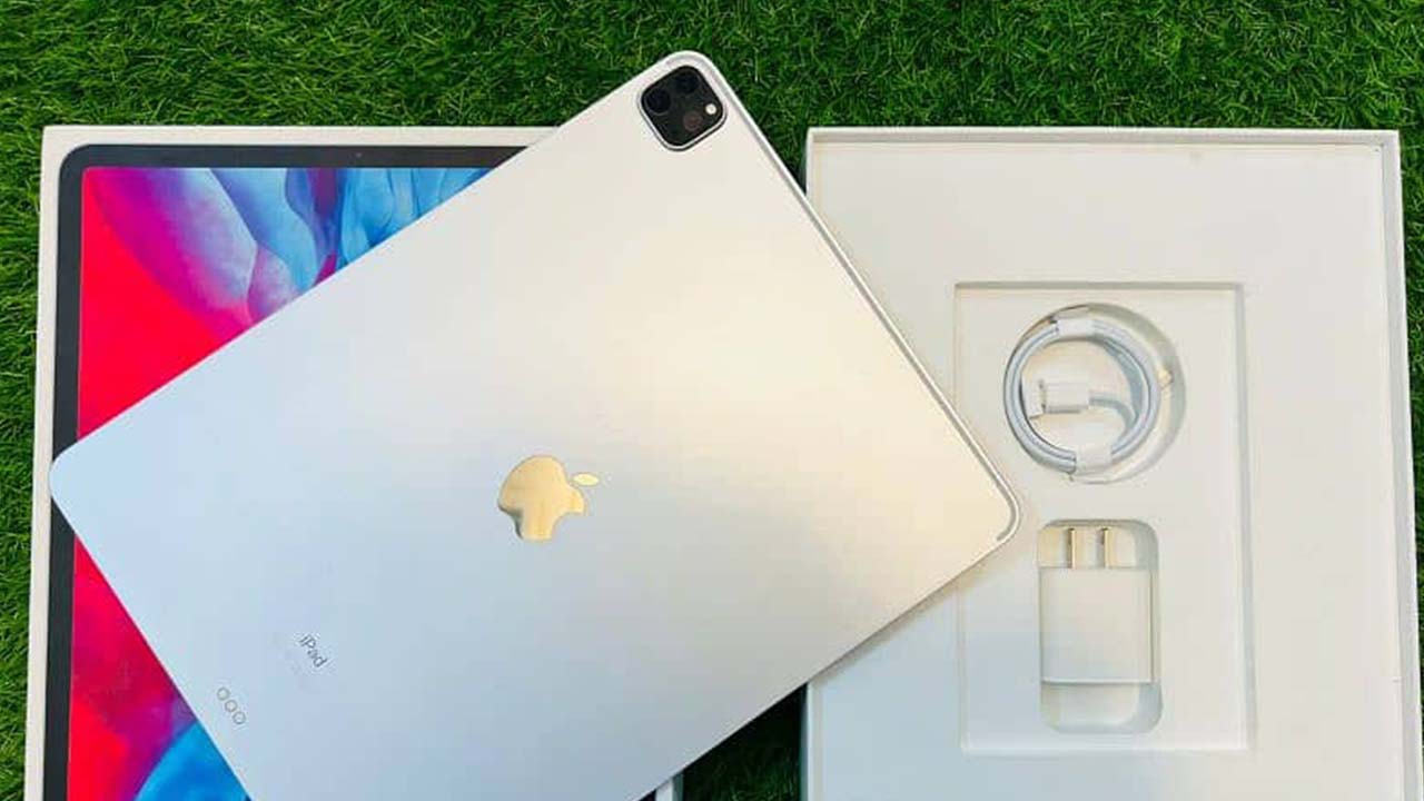 Stuffed Apple iPad fraud in Pakistan: shopkeeper exposes new tablets ...