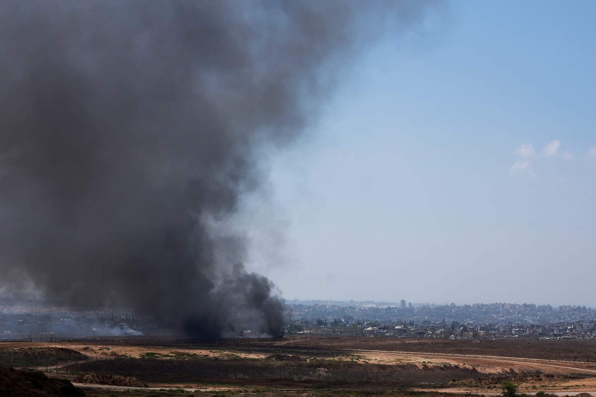 Thousands flee as Israel forces bomb southern Gaza - HUM News English