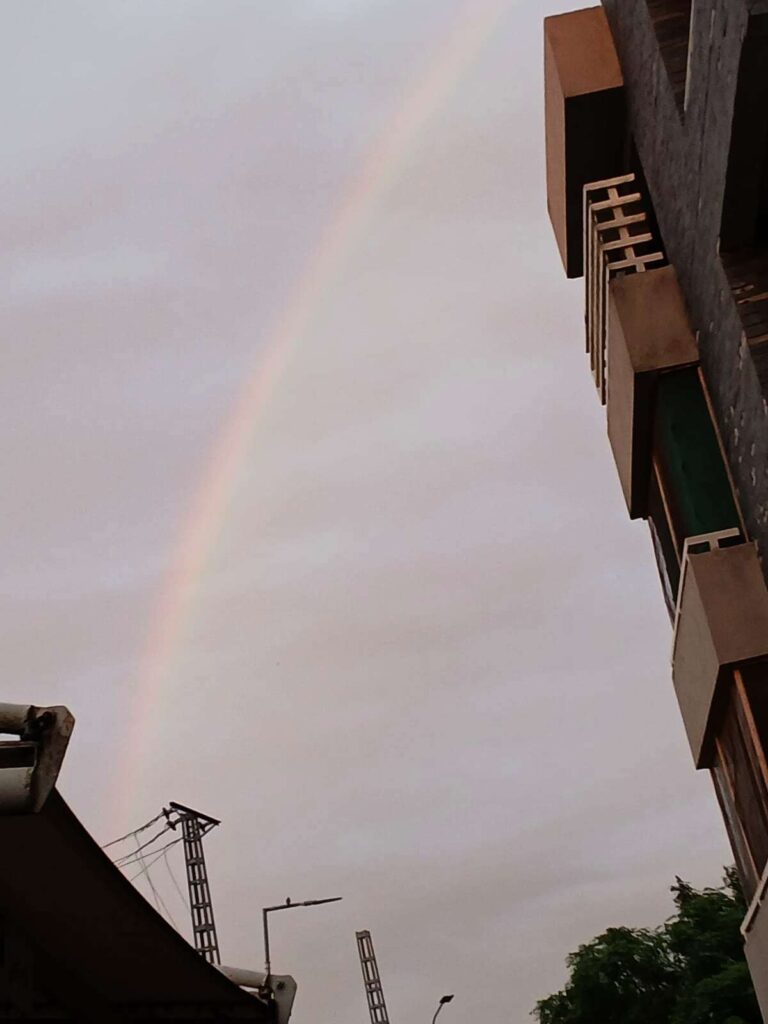 All-day rain leaves Islamabad with a stunning rainbow - HUM News English