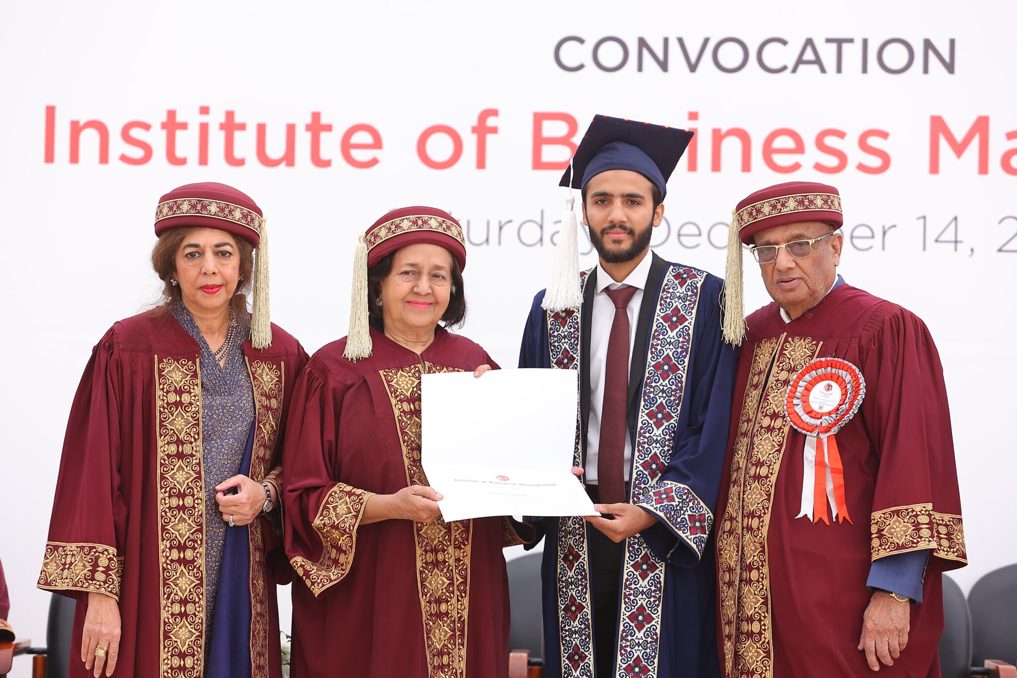 IoBM celebrates 1,591 graduates at its 27th convocation ceremony - HUM News