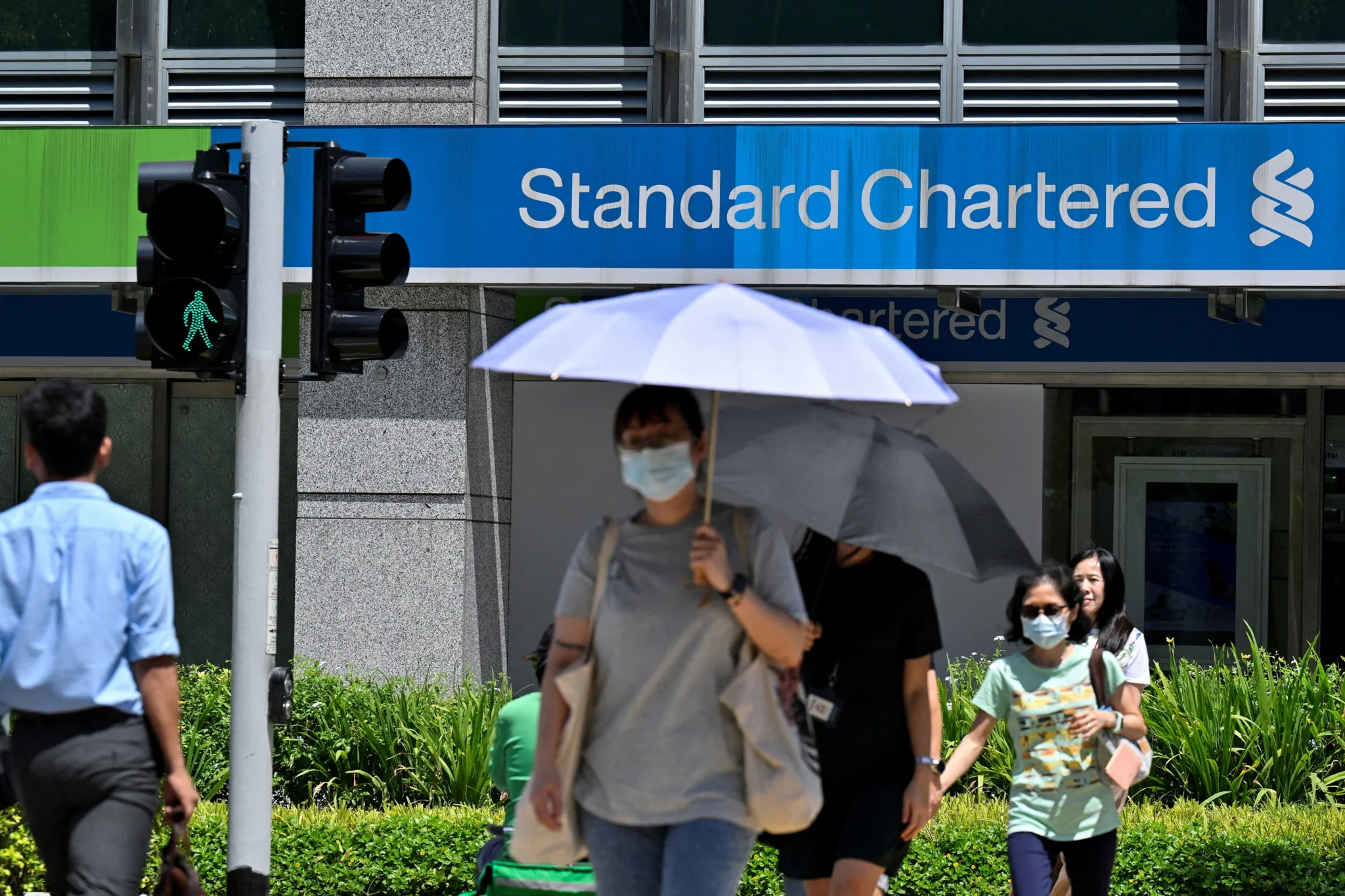 Standard Chartered launches exclusive investment club for ultra-wealthy ...