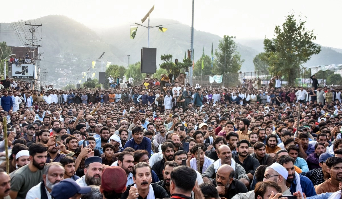 AJK strike enters third day; mobile, internet blackout continues - HUM ...