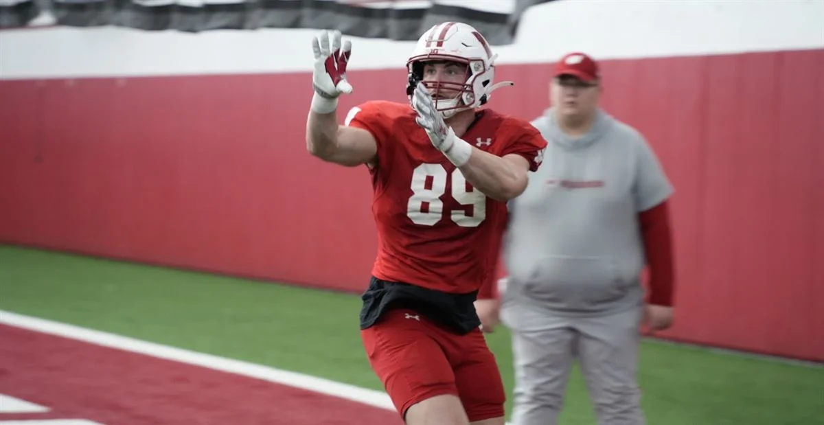 Jack Pugh dies as Wisconsin football pays tribute to former tight end ...